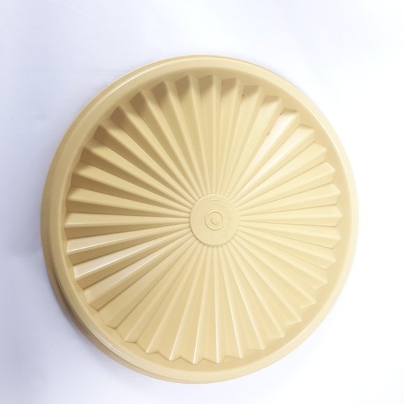 Kitchen | Round Light Yellow Crinkle Tupperware Lid 8822 | Poshmark